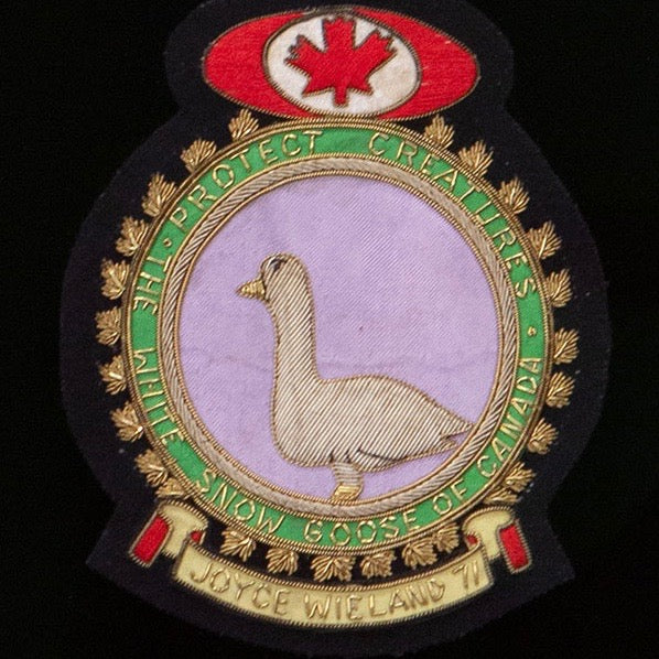 JOYCE WIELAND "WHITE SNOW GOOSE" EMBROIDERED CREST, 1971 – Caviar20